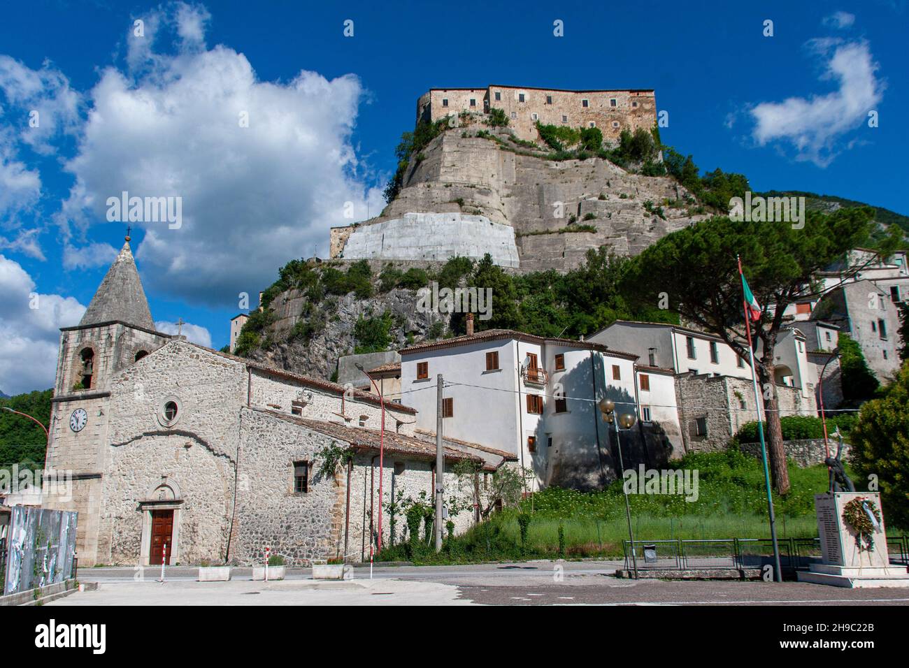 Cerro al Volturno is a small village in Molise, with a castle, some ...