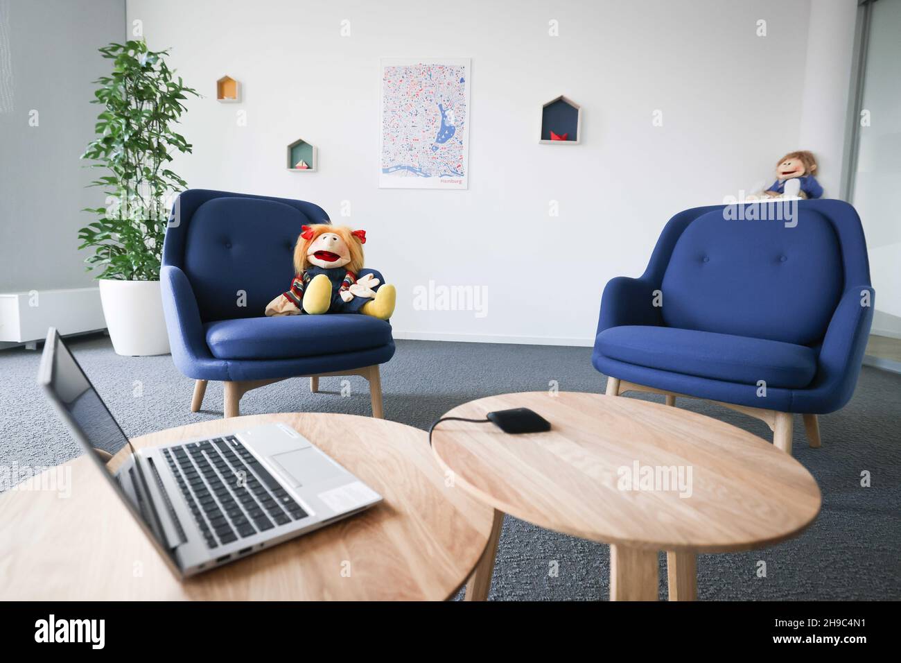 Child interview environment hi-res stock photography and images - Alamy