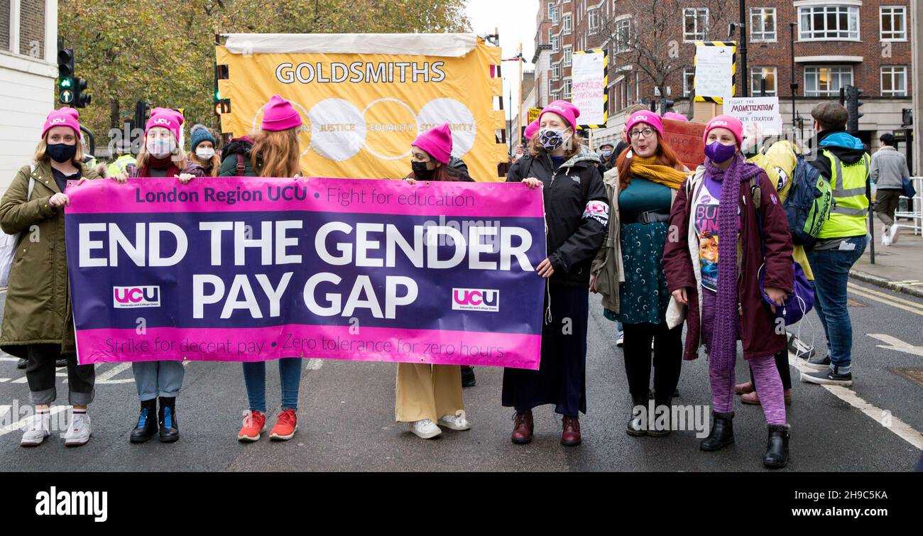 London, UK. 3rd Dec, 2021. UCU Rally and march to the City of London in ...