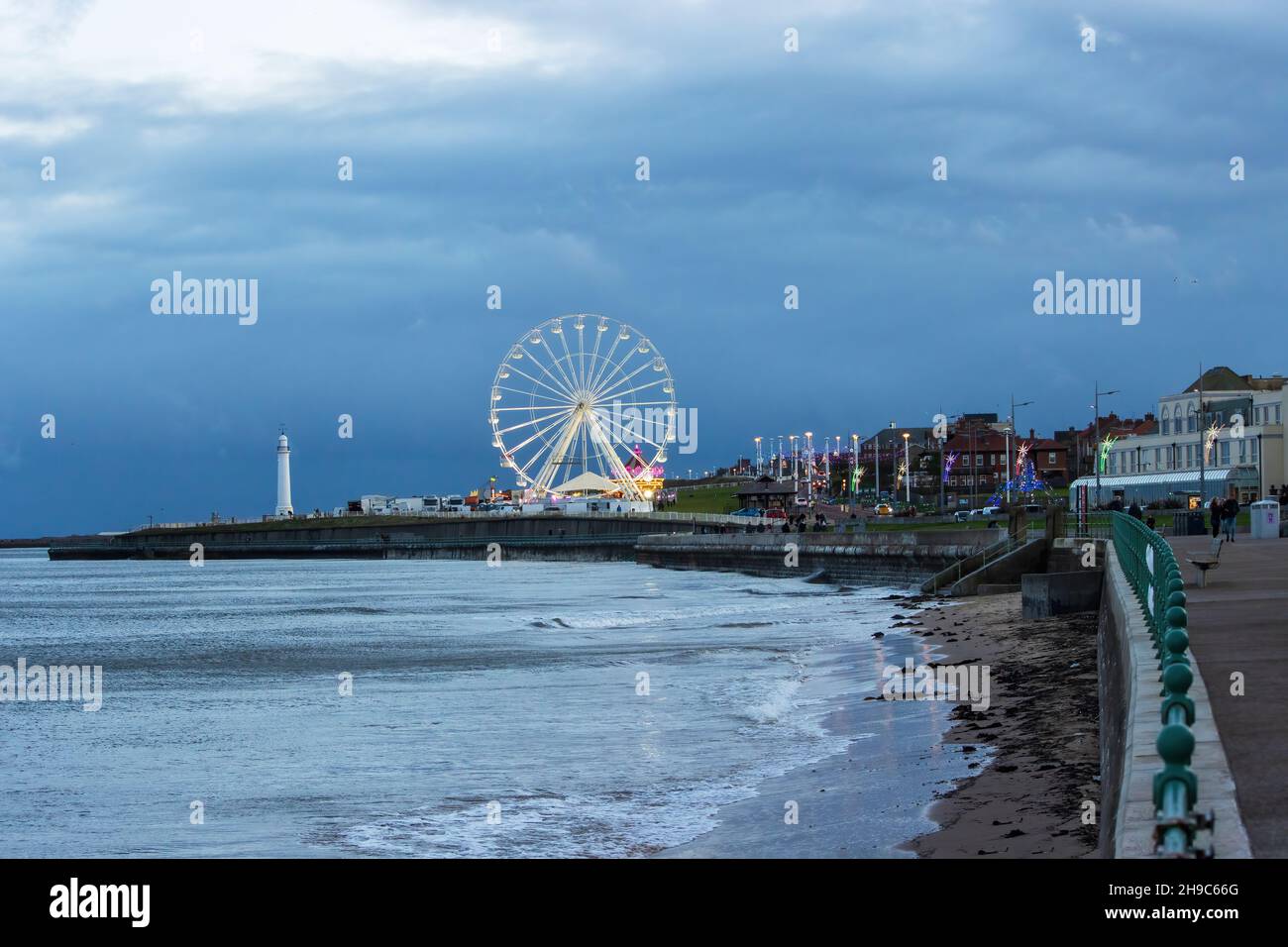 Seaburn promenade hi-res stock photography and images - Alamy