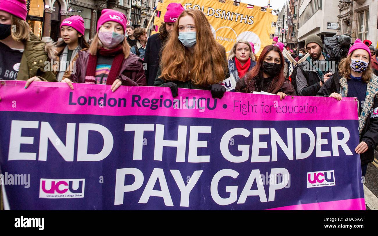 London, UK. 3rd Dec, 2021. UCU Rally Tavistock Square. Marching to the ...
