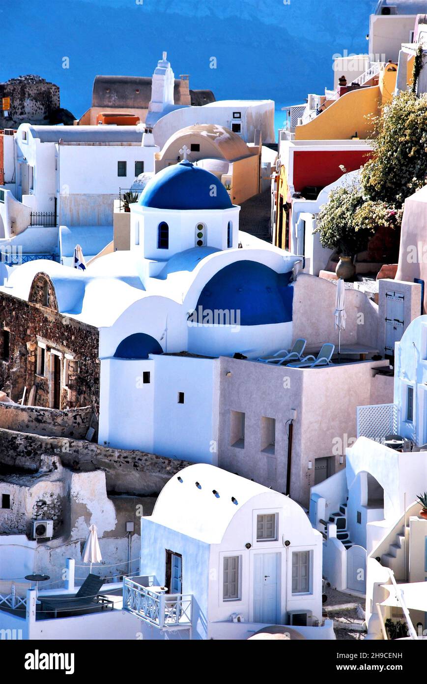 Typical architecture in Oia Stock Photo - Alamy
