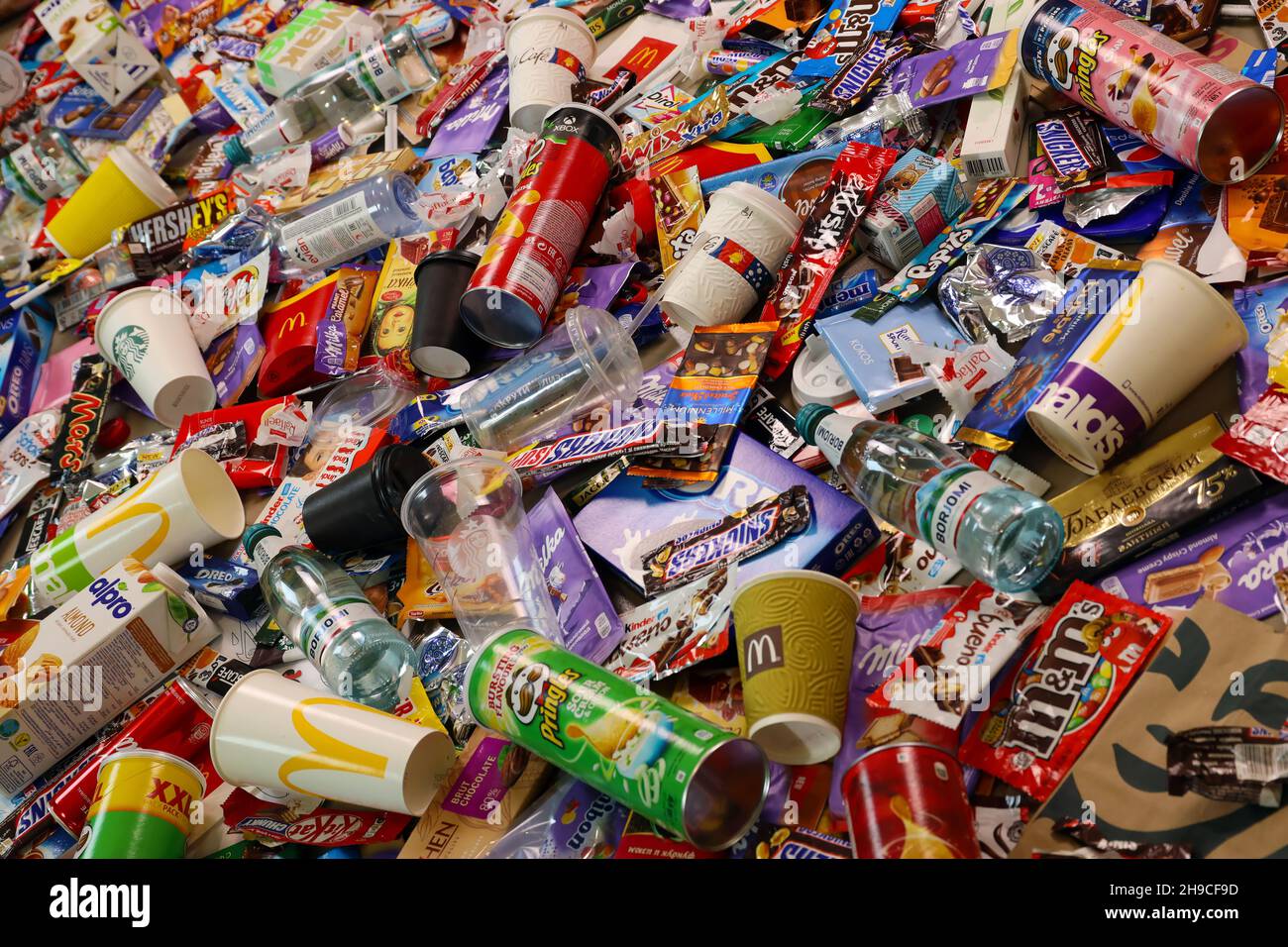 Empty pepsi cans hi-res stock photography and images - Alamy
