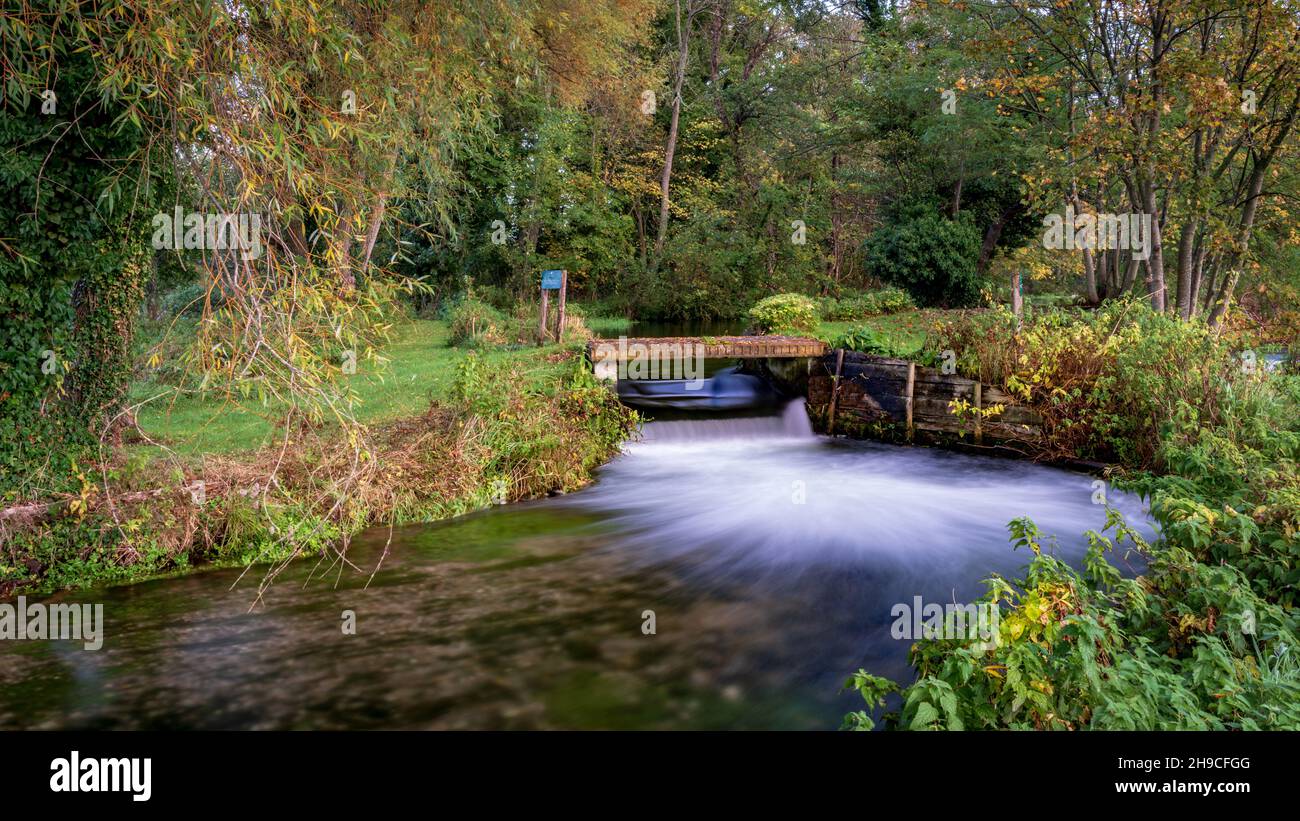 Water flow under bridge, River Test Stock Photo - Alamy