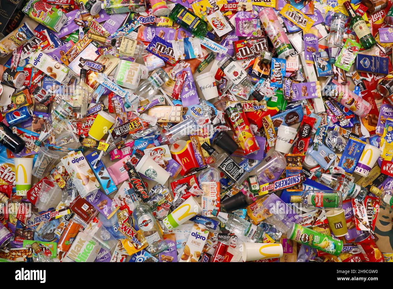 Cheetos pile hi-res stock photography and images - Alamy