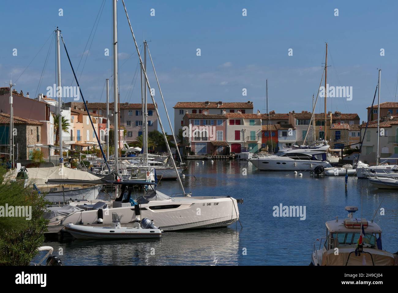 the pretty marina village of Port Grimaud ,Côte d'Azur, Var, Provence ...