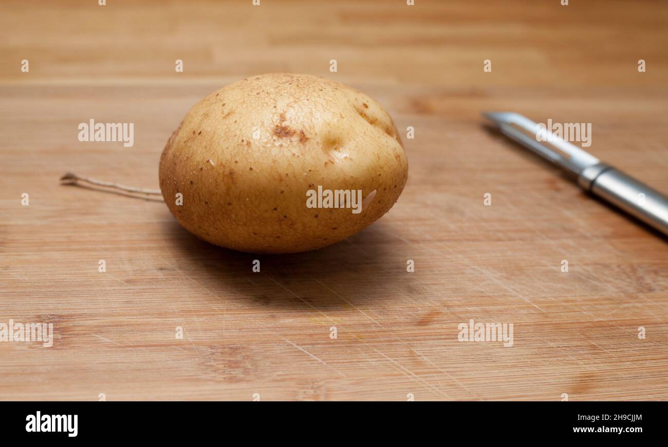 Odd shaped potato hi-res stock photography and images - Alamy