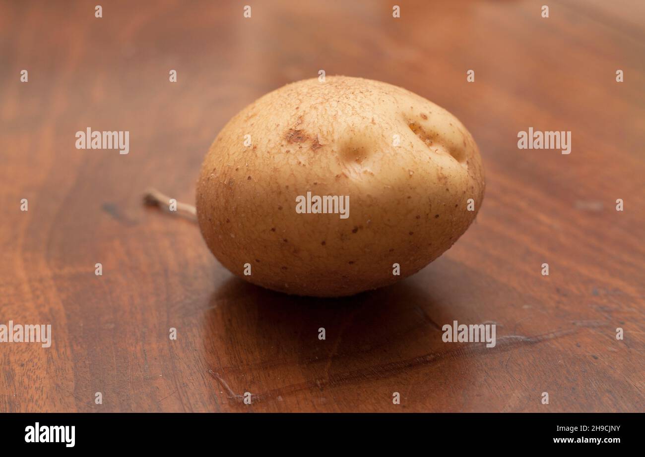 Odd shaped potato hi-res stock photography and images - Alamy