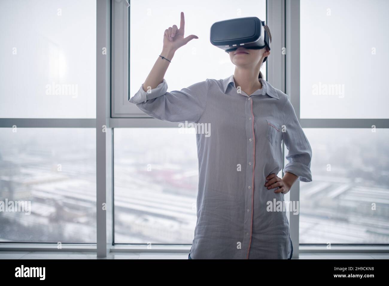 Person playing vr hi-res stock photography and images - Alamy