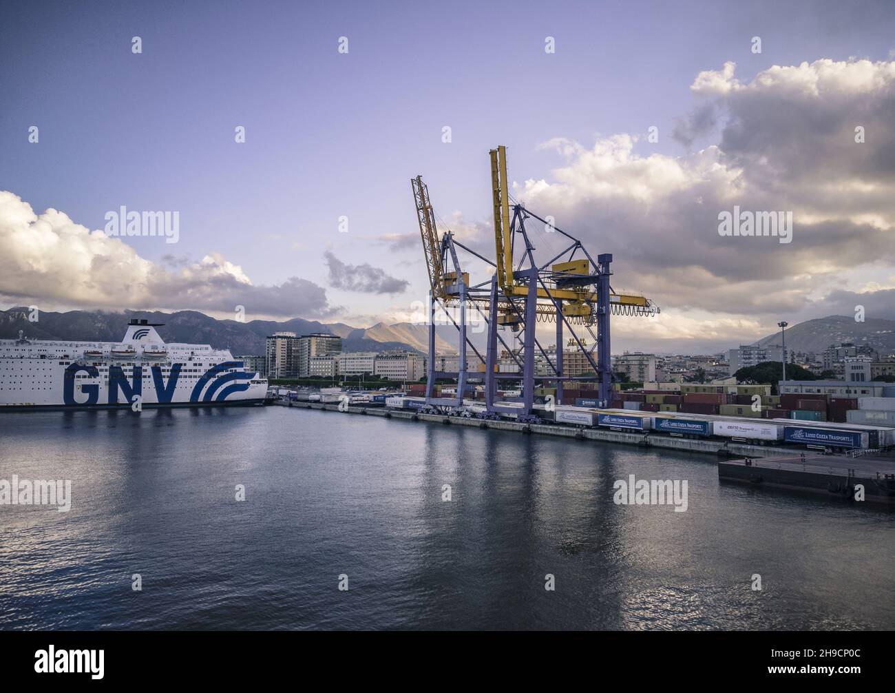 Palermo old port hi-res stock photography and images - Alamy
