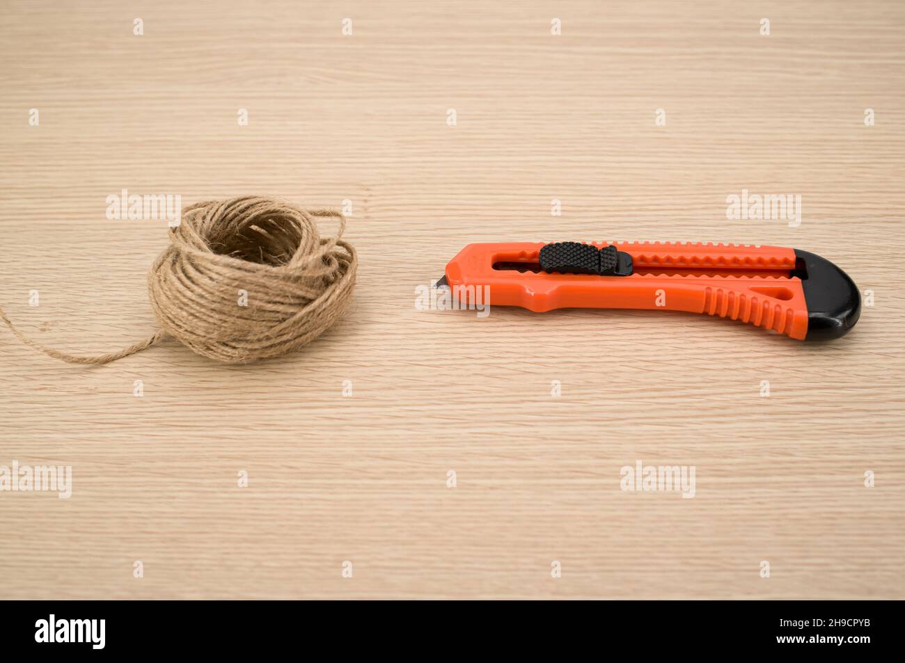 Cord cutter hi-res stock photography and images - Alamy