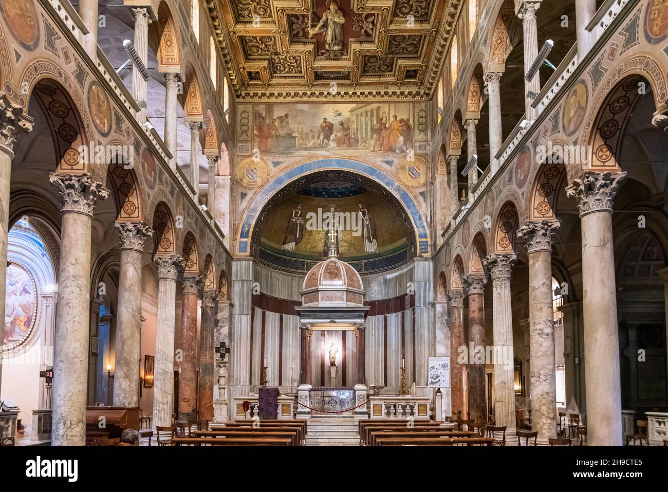 Interior view of medieval catholic cathedral in Rome Stock Photo - Alamy