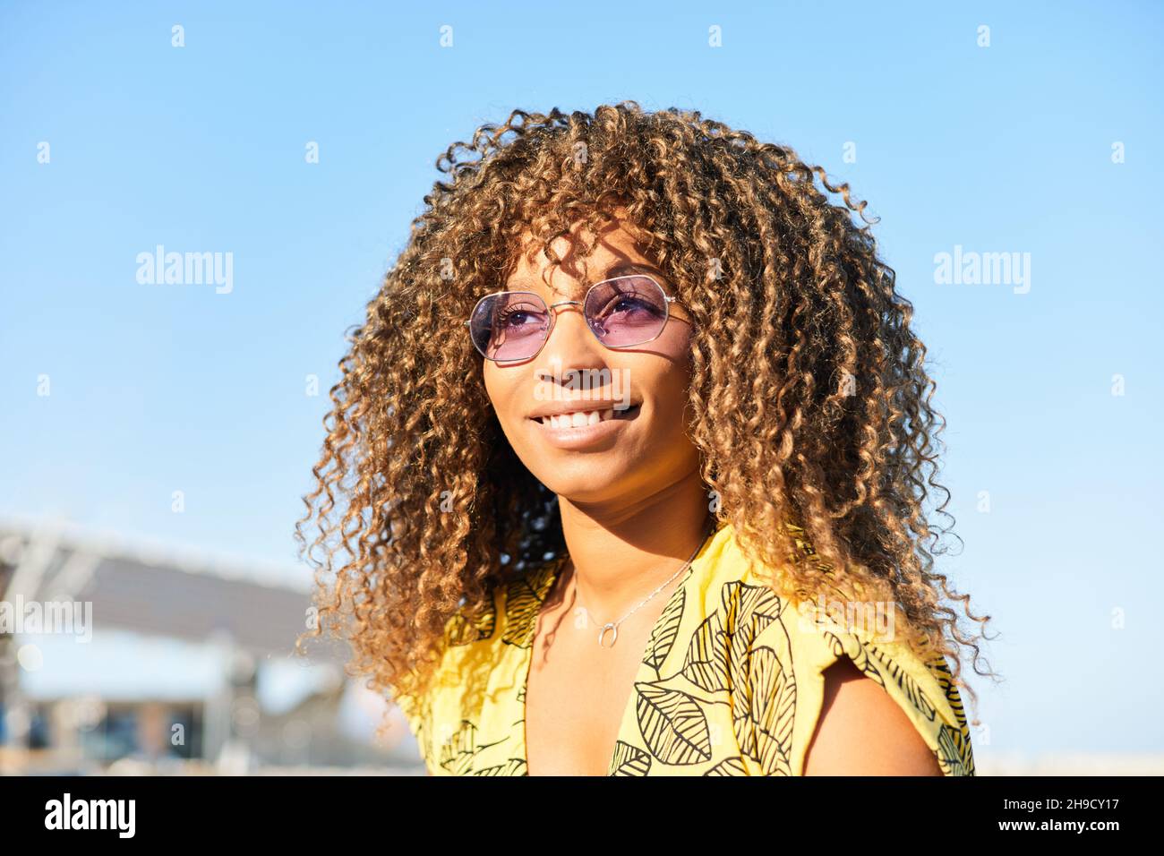 Beautiful afro hi-res stock photography and images - Alamy