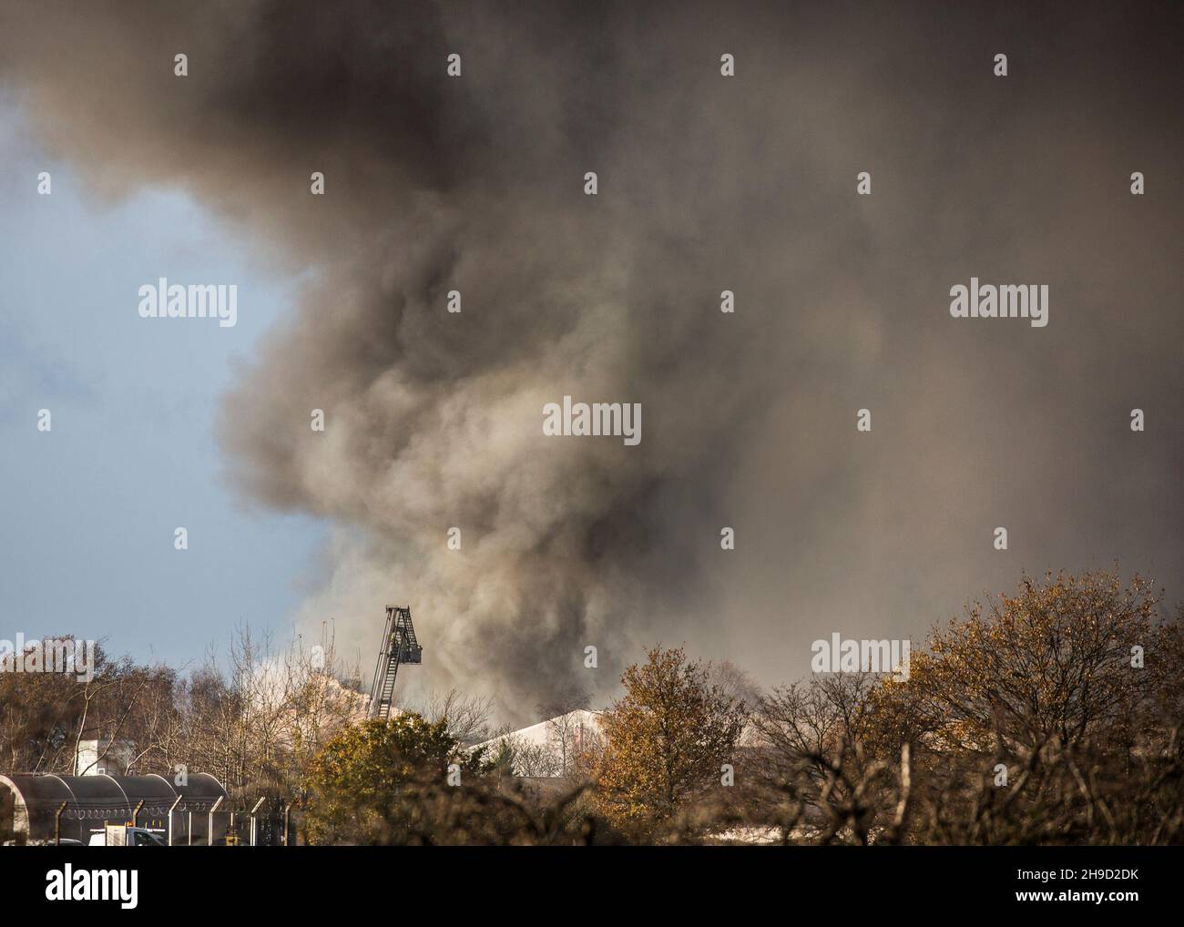 Kidderminster, UK, 6th December, 2021. A second massive fire in ...