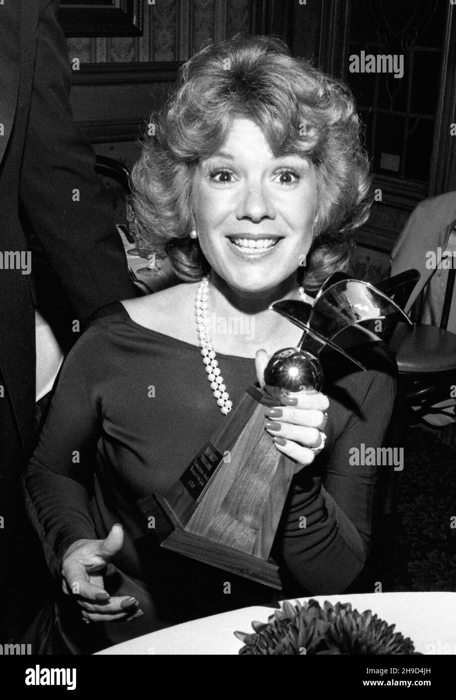 Vikki Carr at the 11th Annual Golden Eagle Awards sponsored by Nosotros ...