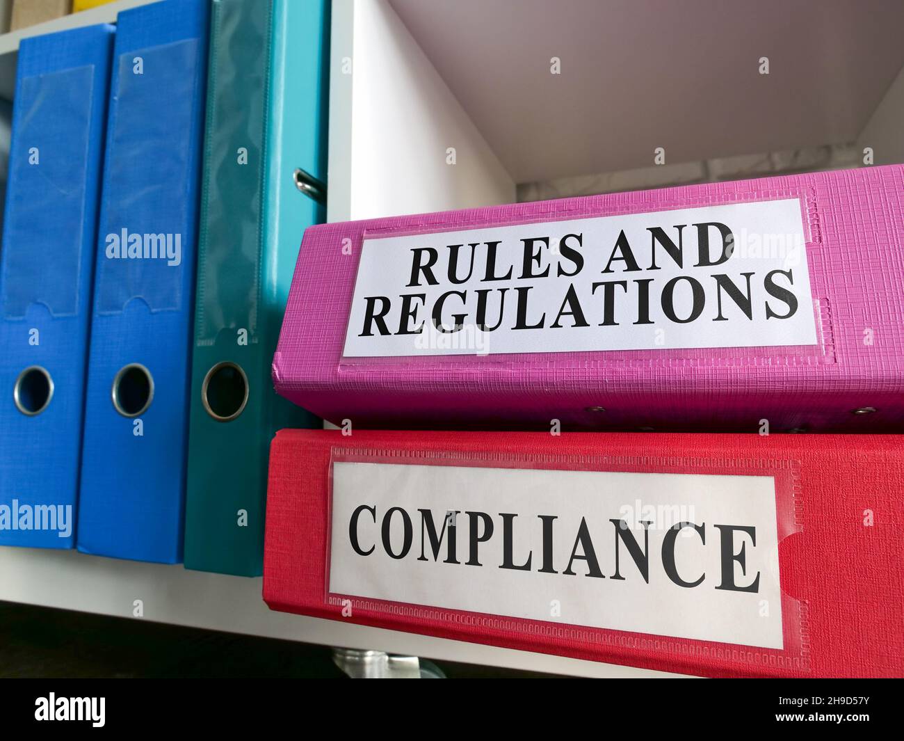 Folders on shelf hi-res stock photography and images - Alamy