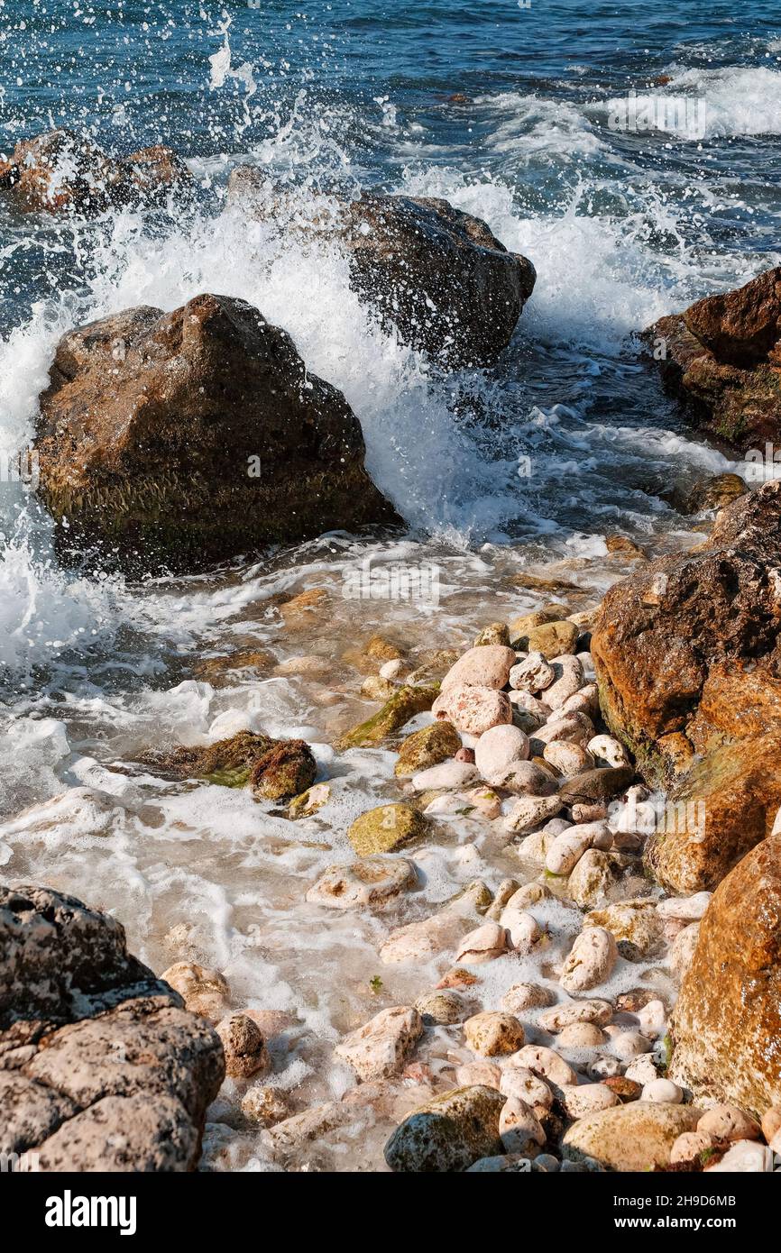 Sea breaks hi-res stock photography and images - Alamy