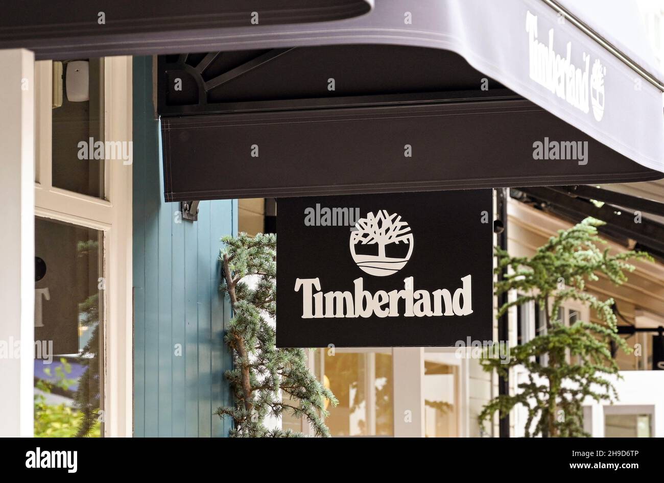 Timberland logo hi-res stock photography and images - Alamy