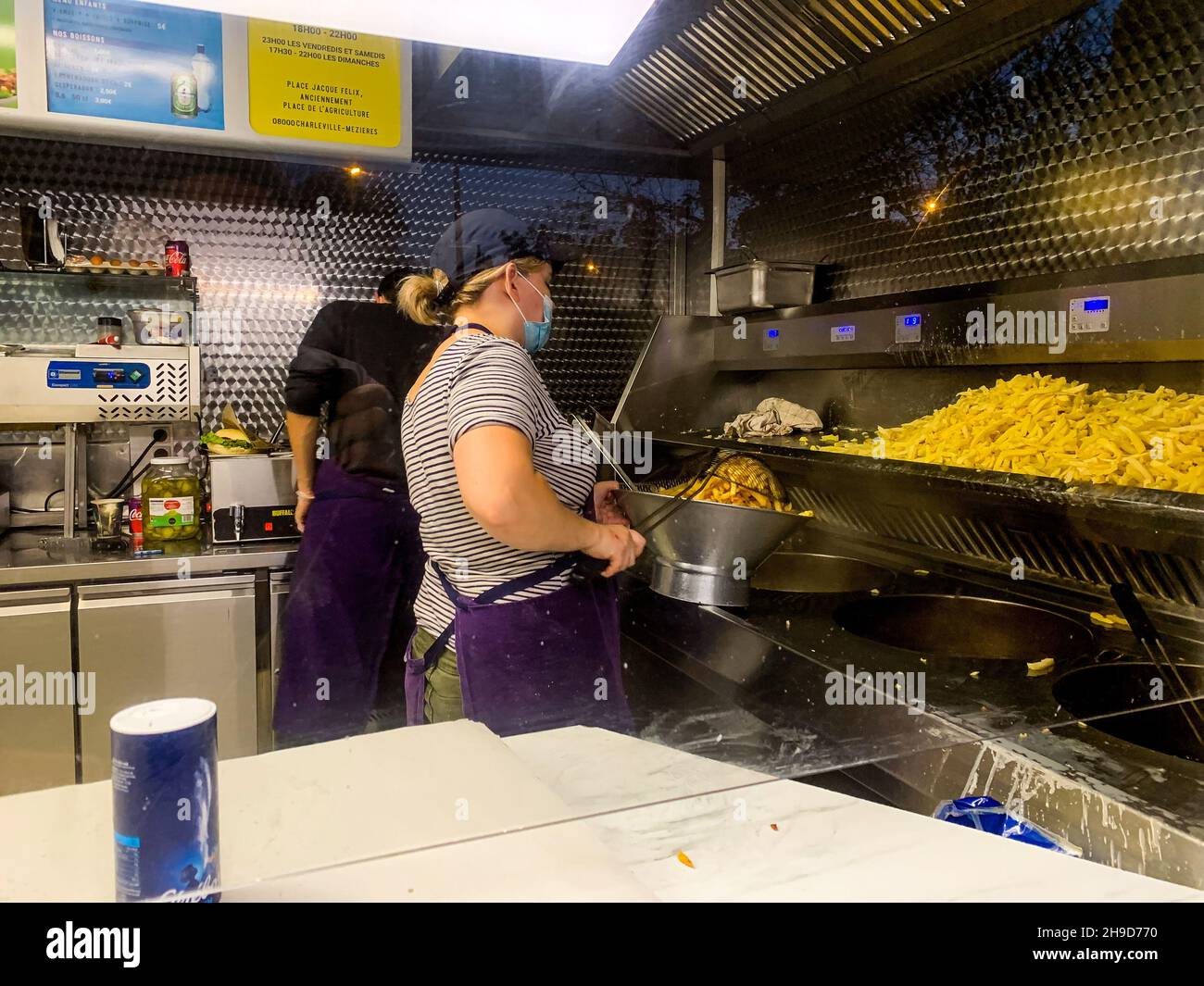 Traditional northern france cook hi-res stock photography and images ...