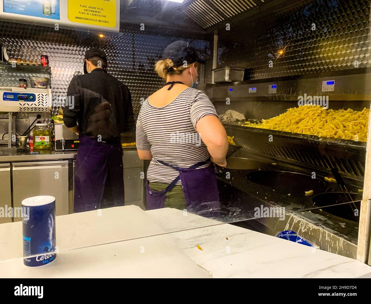 Traditional northern france cook hi-res stock photography and images ...