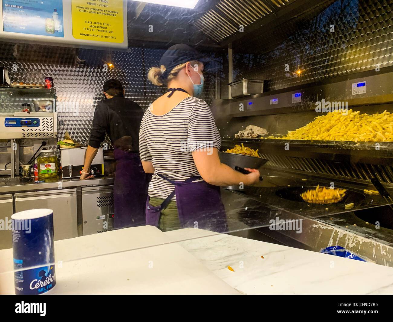 Traditional northern france cook hi-res stock photography and images ...