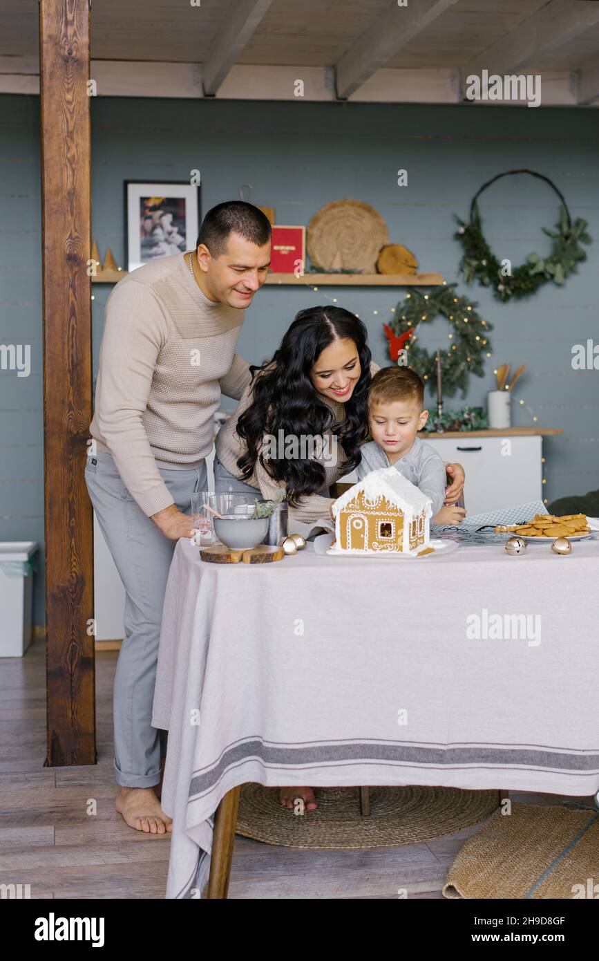 Ginger mom family hi-res stock photography and images - Alamy