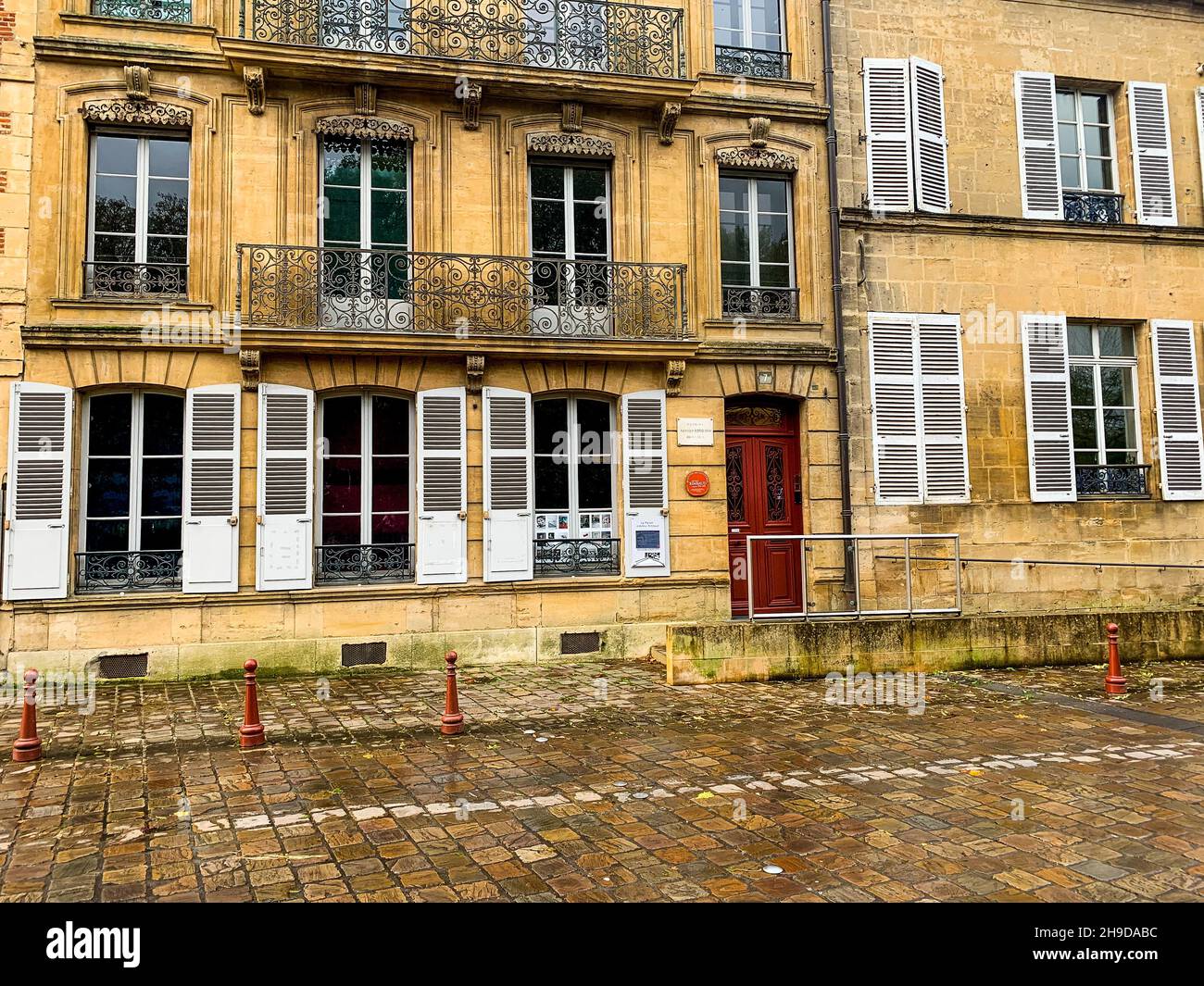 Maison des ailleurs hi-res stock photography and images - Alamy