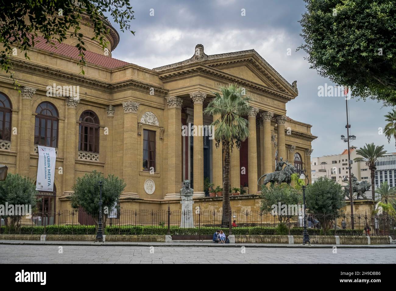 Opéra italien hi-res stock photography and images - Alamy