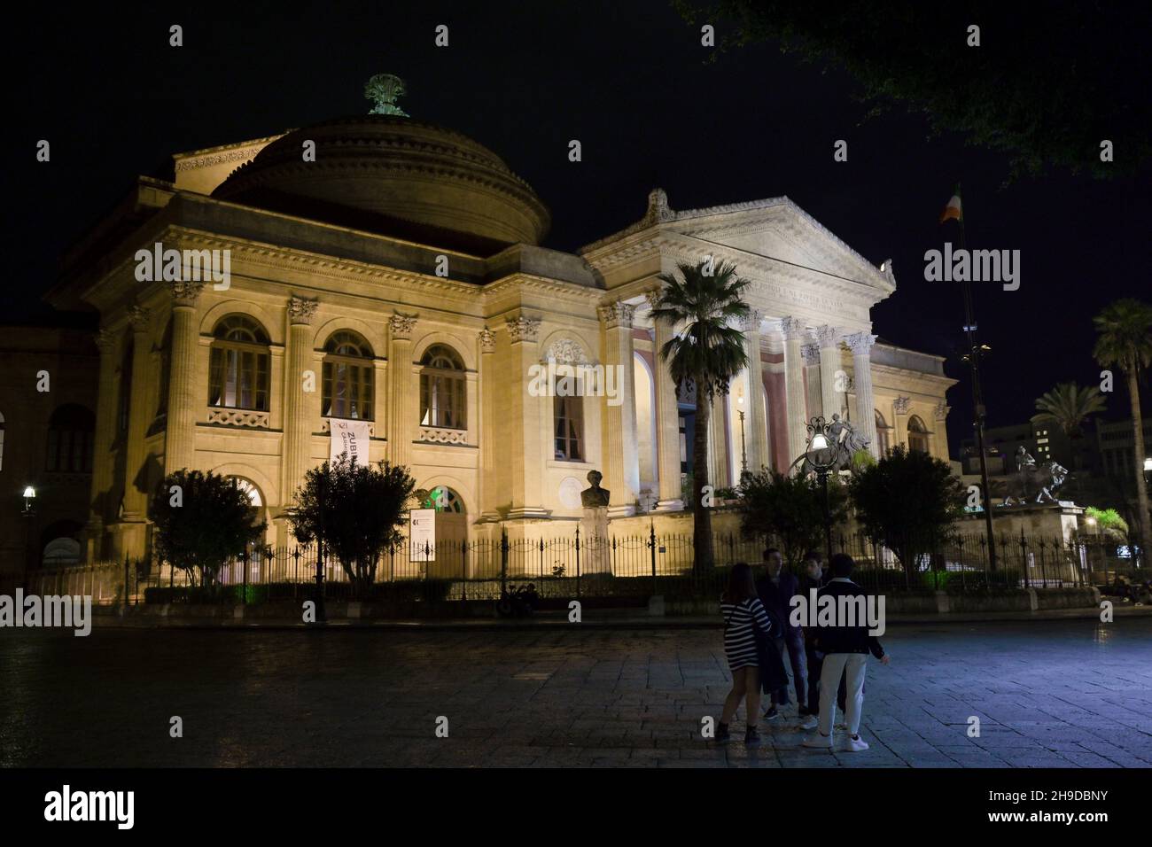 Teatro Massimo, Palermo, Sizilien, Italien Stock Photo - Alamy