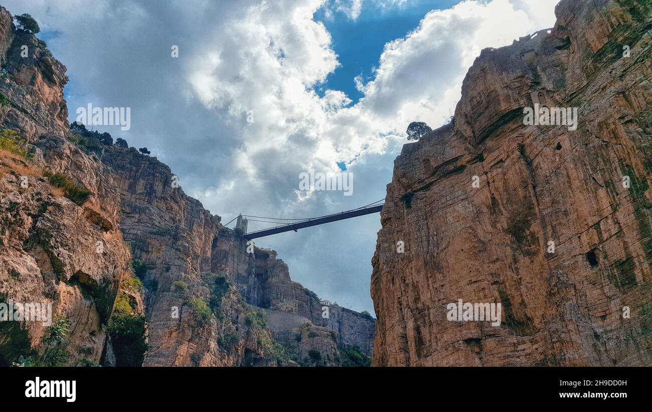under the bridge Stock Photo - Alamy