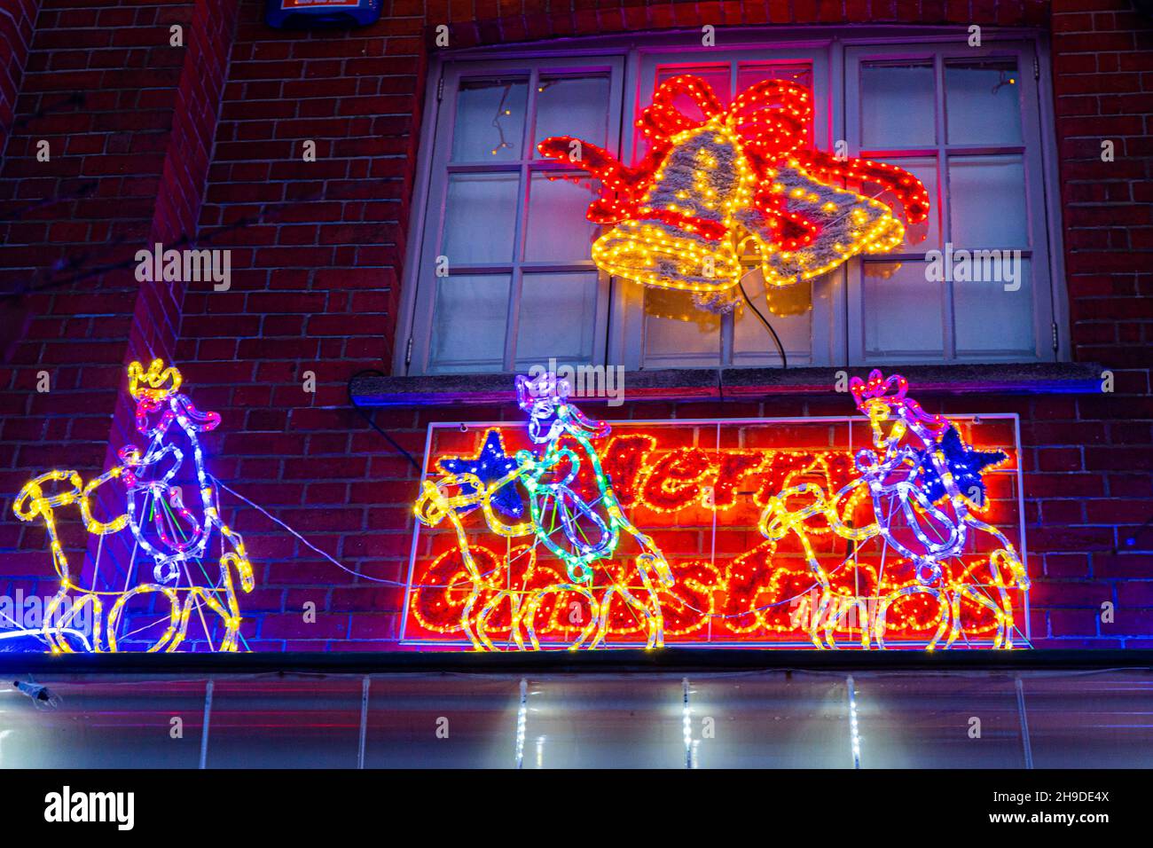 House decorated with Christmas lights, Wimbledon, London, UK Stock ...