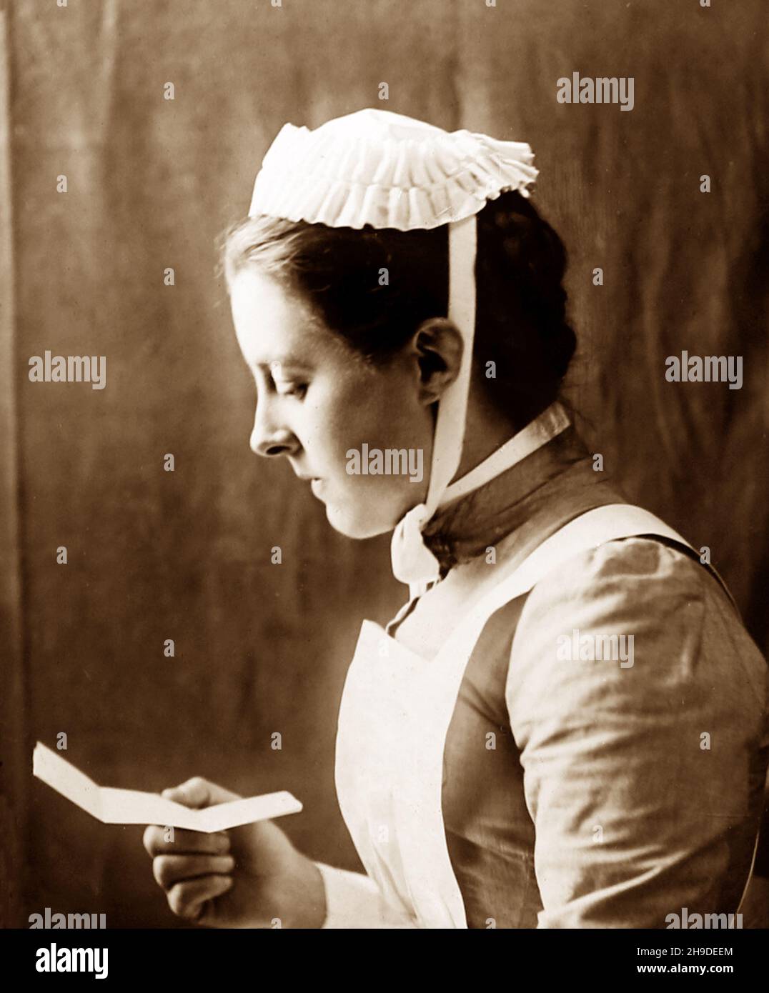 Victorian domestic servant hi-res stock photography and images - Alamy