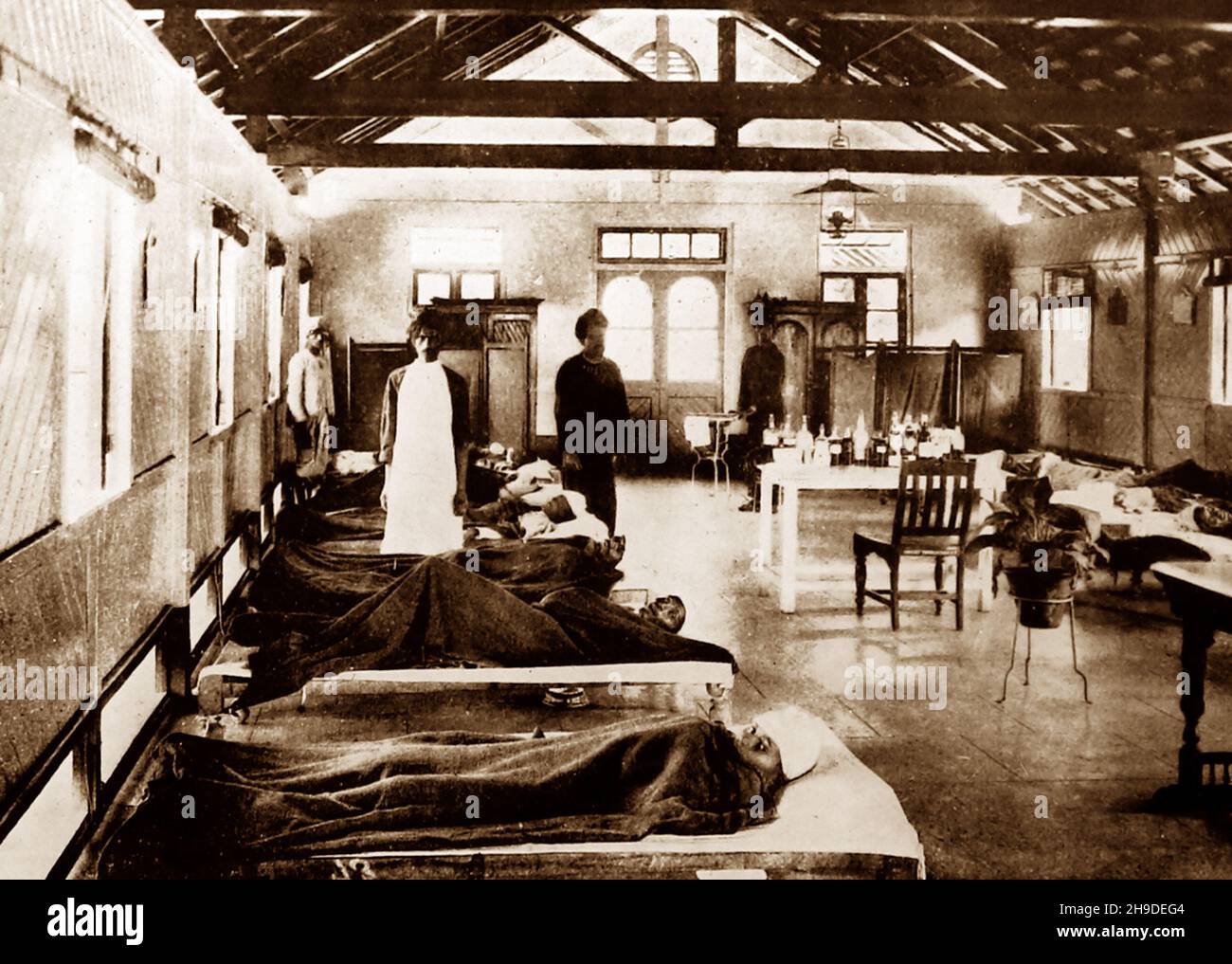 Early 1900s hospital hi-res stock photography and images - Alamy