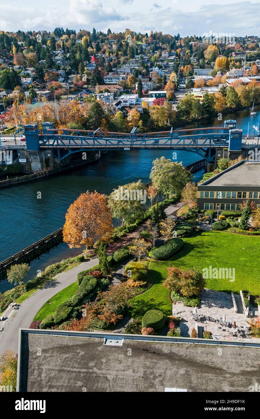 Draw bridge from above hi-res stock photography and images - Alamy