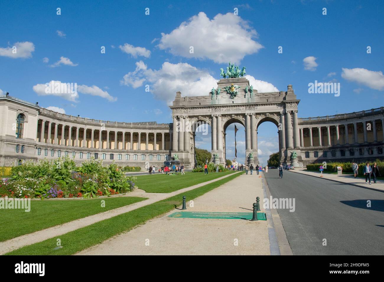 The triumphal arch in Parc du Cinquantenaire in Brussels Belgium Stock ...