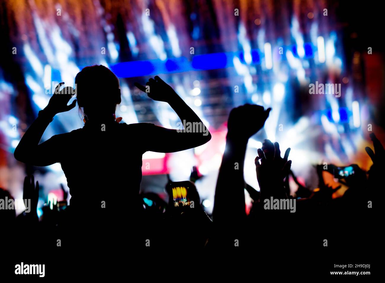 Out focus crowd in concert hi-res stock photography and images - Alamy