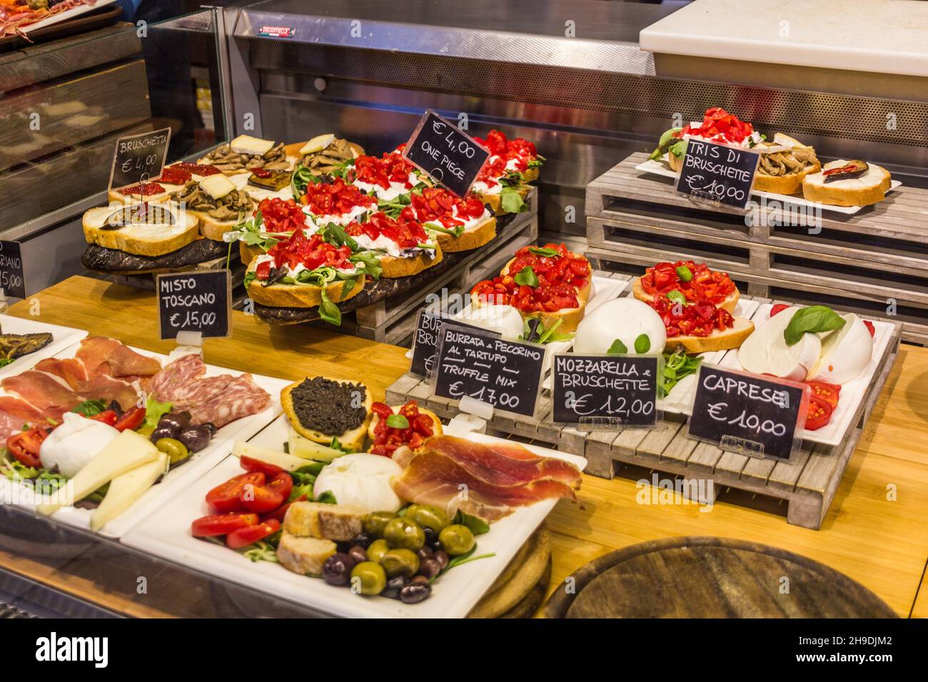 Indoor food market florence italy hi-res stock photography and images ...