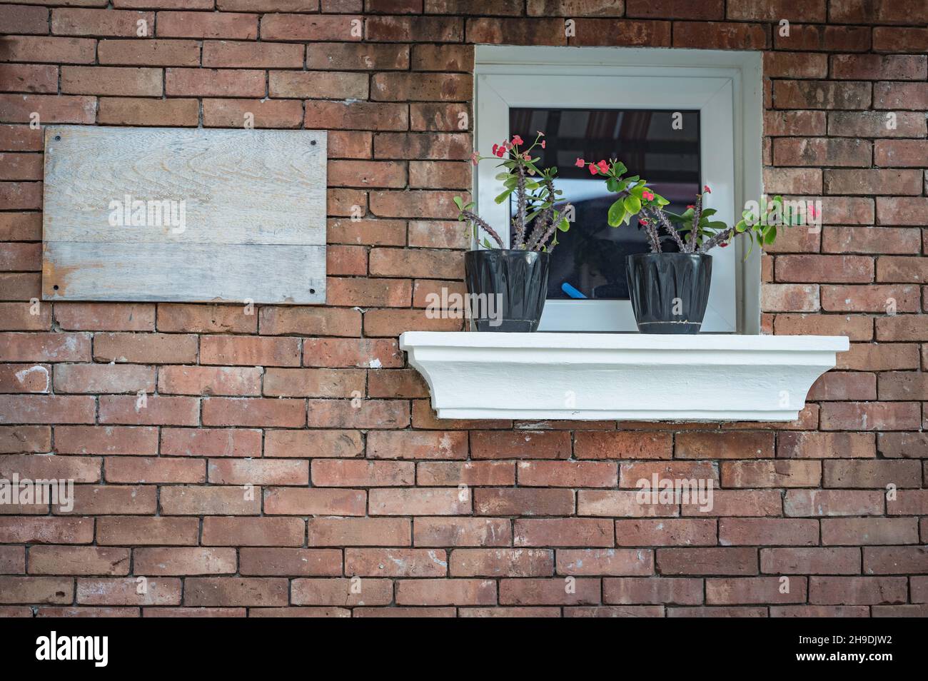 New building clinker brick hi-res stock photography and images - Alamy