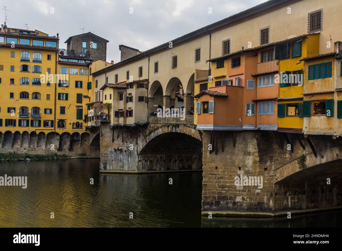 Ponte Vecchio bridge in the center of Florence, Italy Stock Photo - Alamy