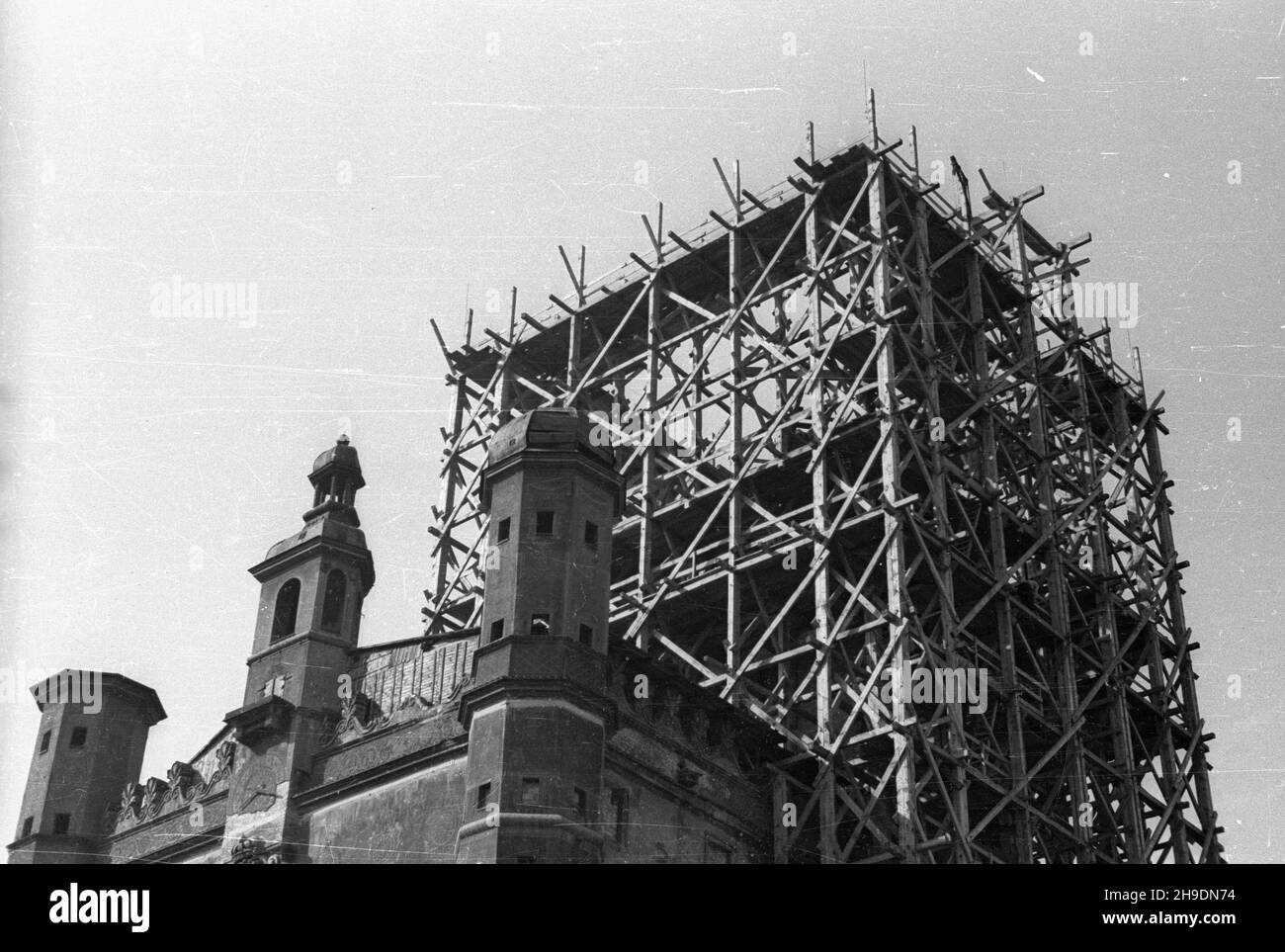 Destroyed during ww2 hi-res stock photography and images - Alamy