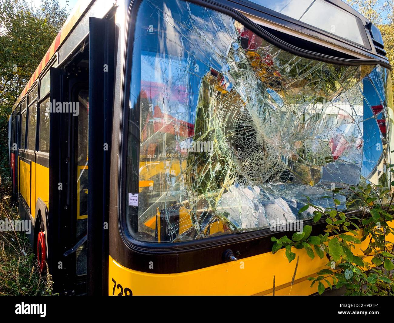 Vehicules accidentes hi-res stock photography and images - Alamy