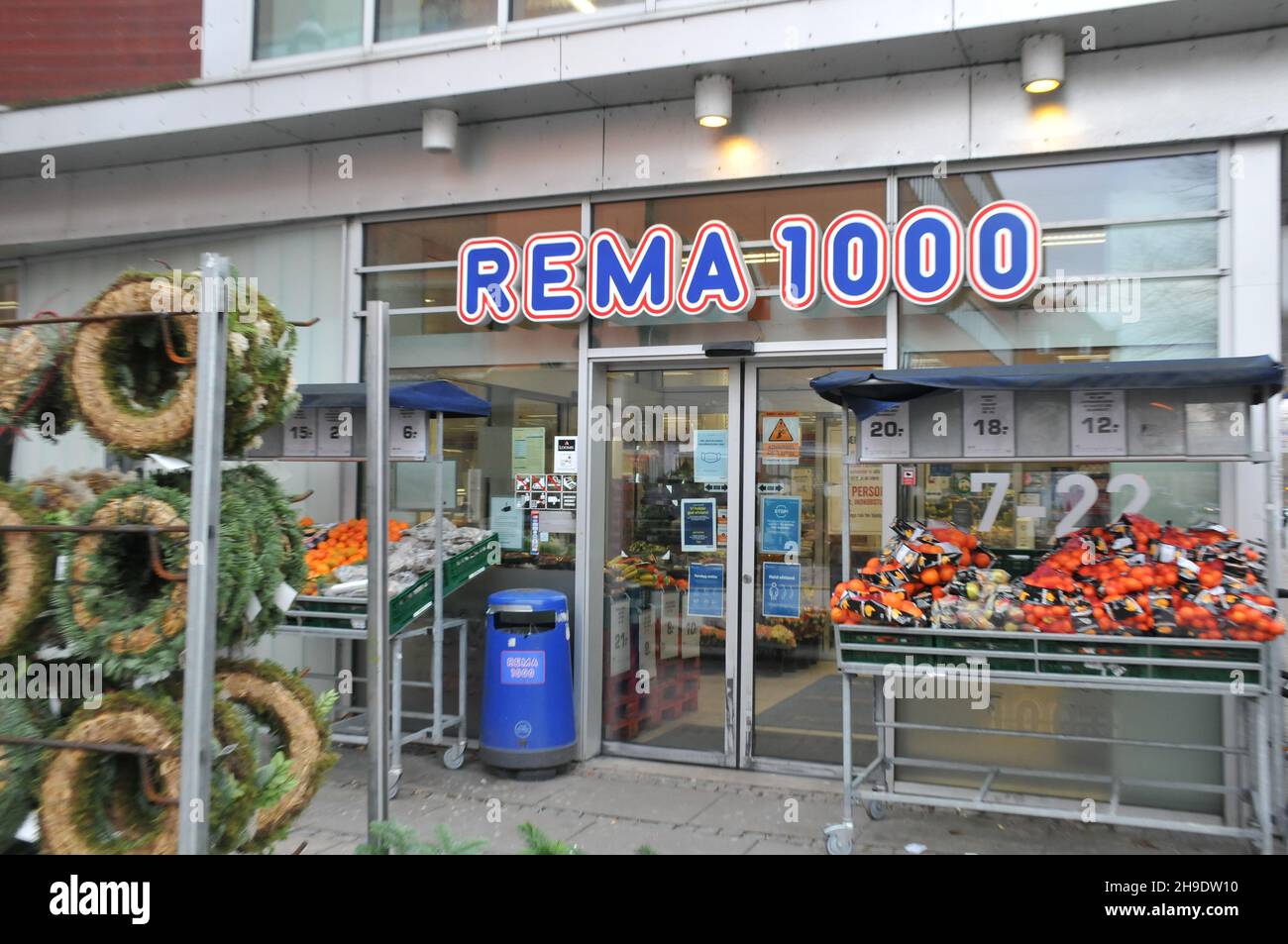 Rema 100 food market hi-res stock photography and images - Alamy