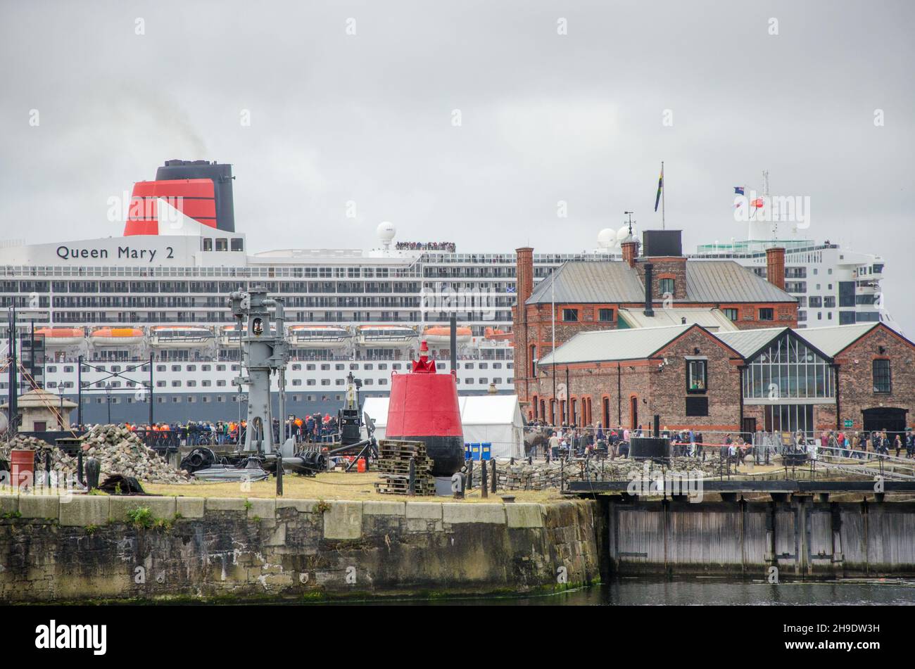 3 Ships at Liverpool docks Stock Photo - Alamy