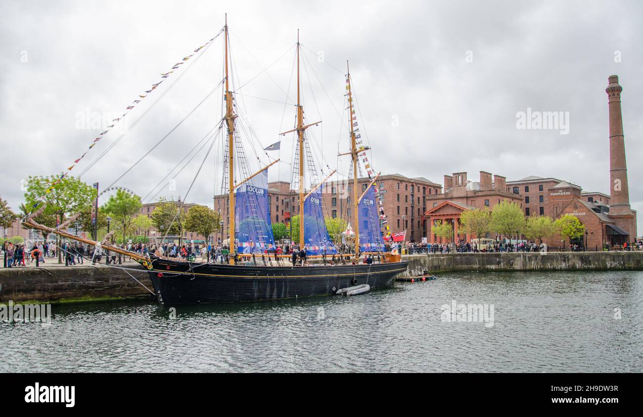 3 Ships at Liverpool docks Stock Photo - Alamy