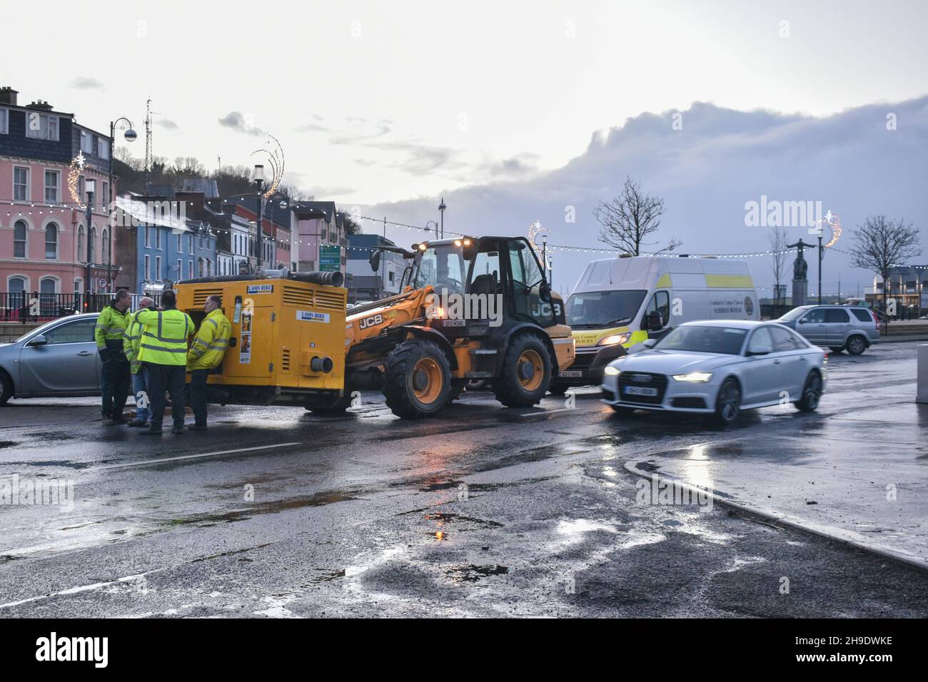 Bantry, West Cork, Ireland. 6th Dec, 2021. Locals in Bantry spent the ...