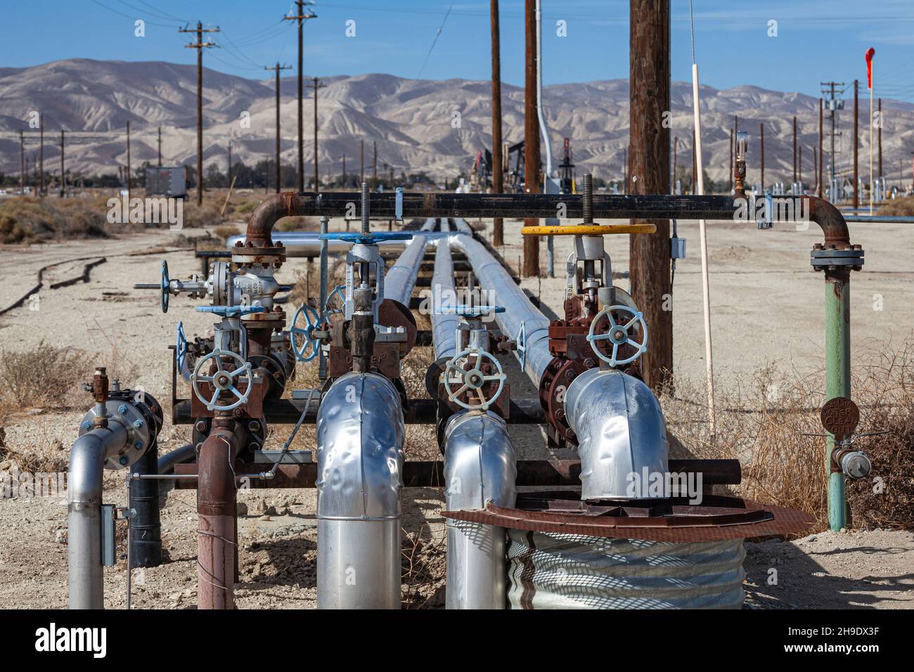 Hydraulic oil pipes hi-res stock photography and images - Alamy