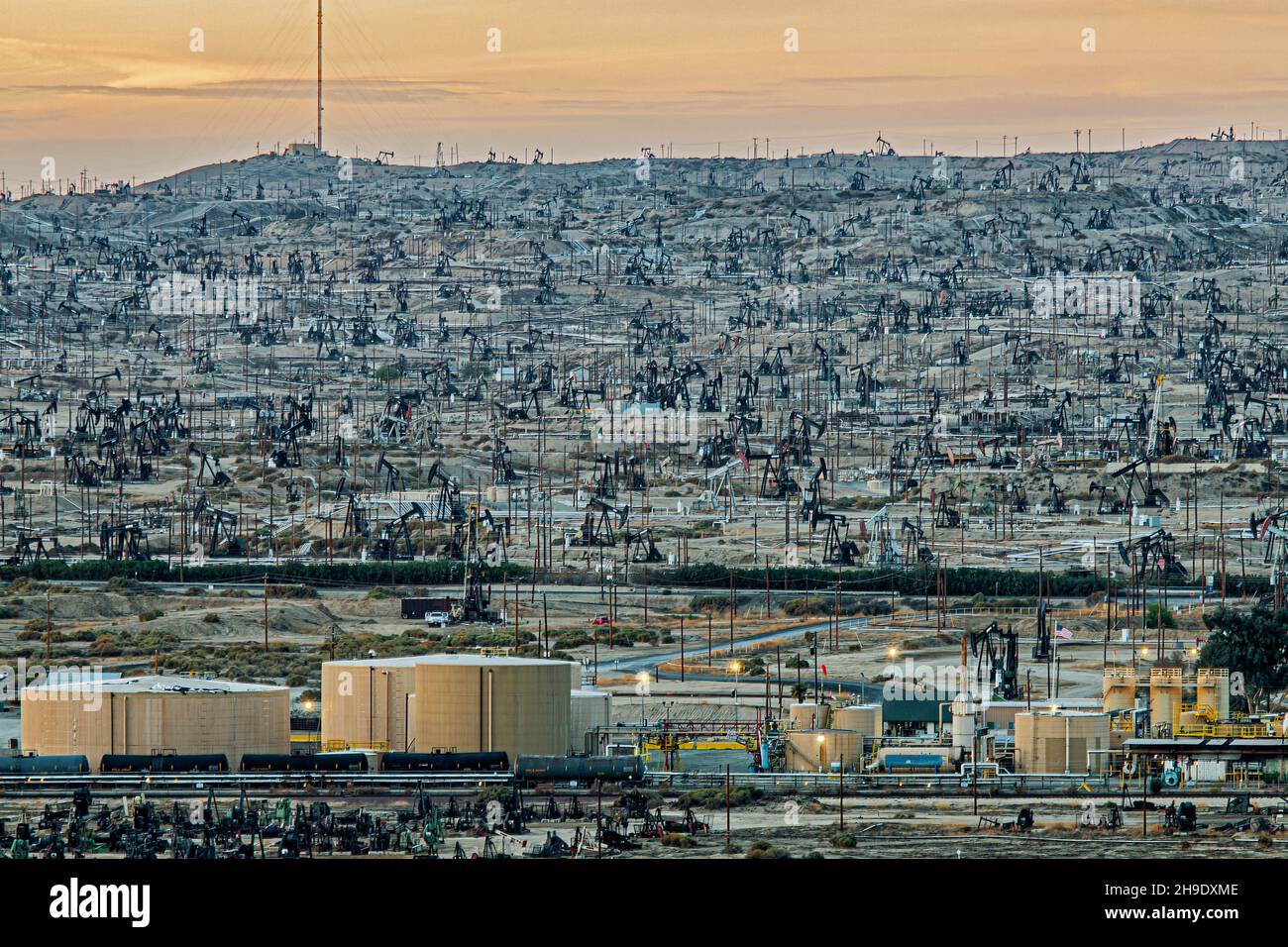 Kern River Oil Field in Bakersfield, is the third largest oil field in ...
