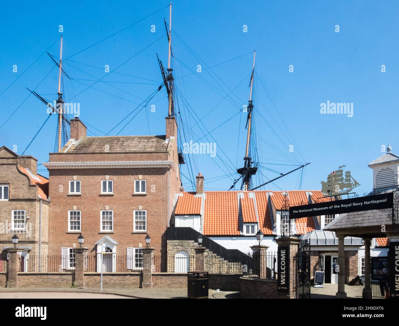 Trincomalee harbour hi-res stock photography and images - Alamy