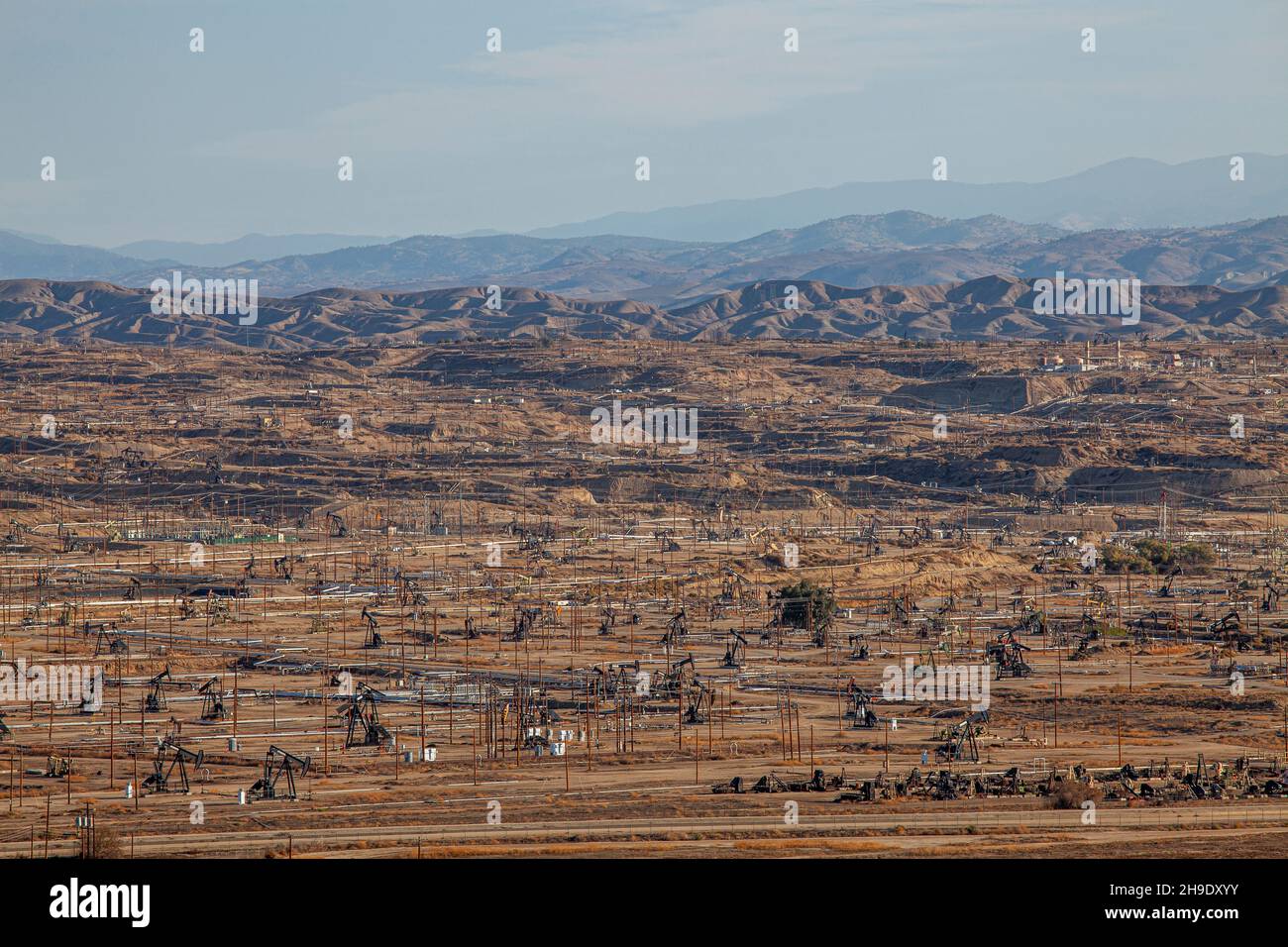 Kern River Oil Field in Bakersfield, the oil field is the third largest ...