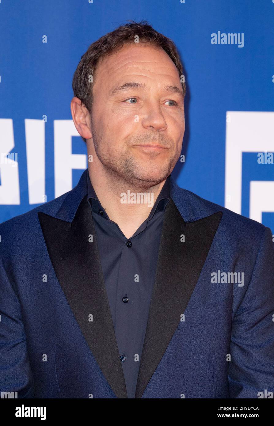 LONDON, ENGLAND - 05 DEC 2021: Stephen Graham attends the 24th British ...